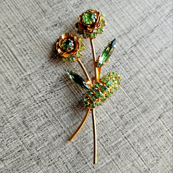 Jewelry | Vintage Green Flower Brooch | Poshmark